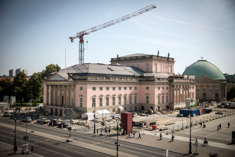 Pretty in Pink. The Renovated Staatsoper in Berlin – The Needle: Berlin